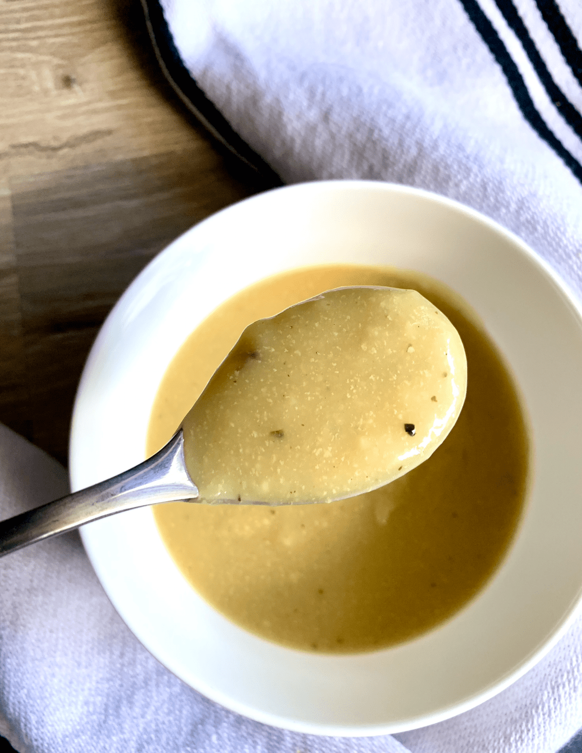 Best Easy Vegan Gravy Recipe | Essy Cooks