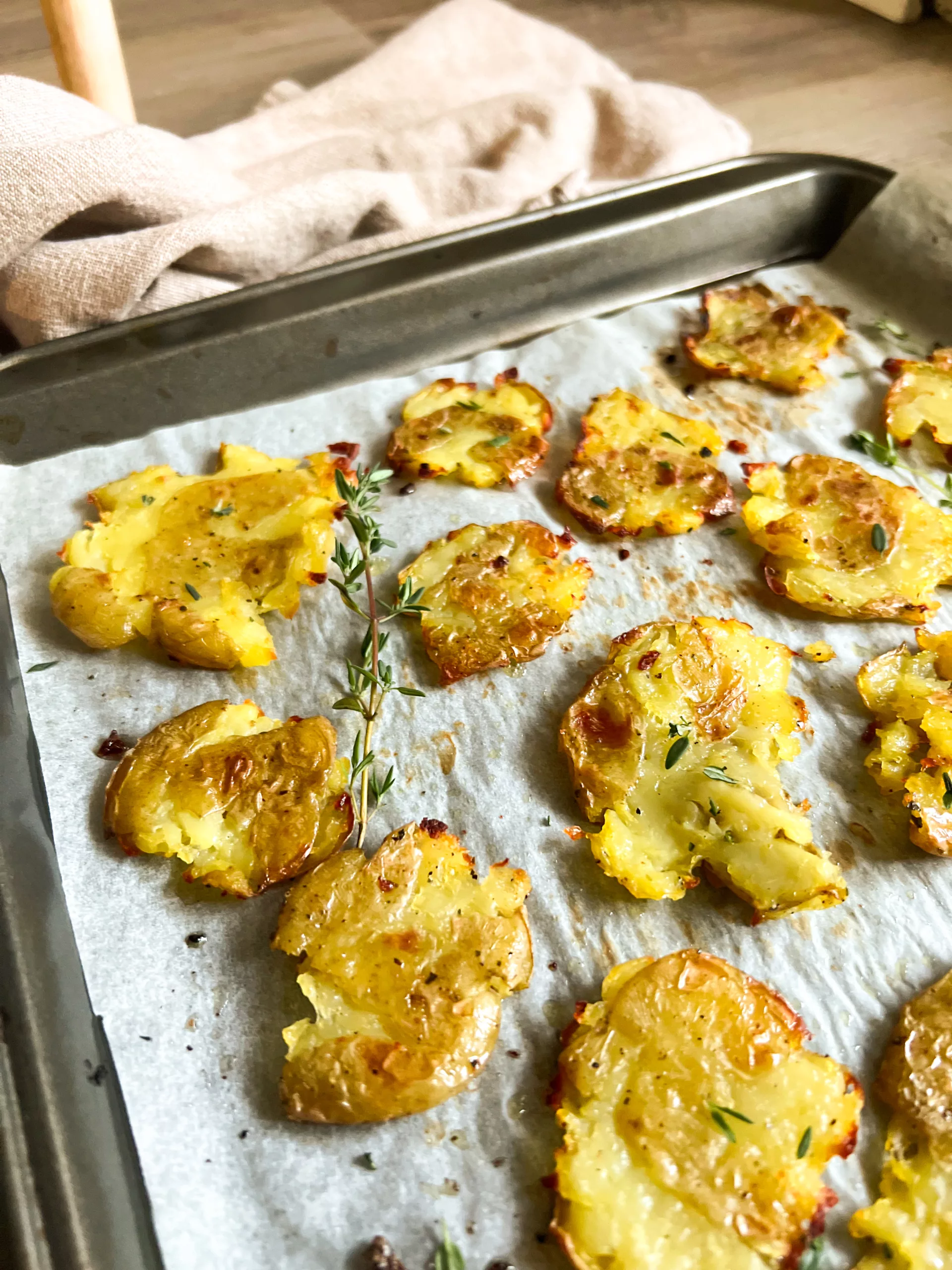 Easy Crispy Smashed Potatoes Recipe Viral Recipe Essy Cooks