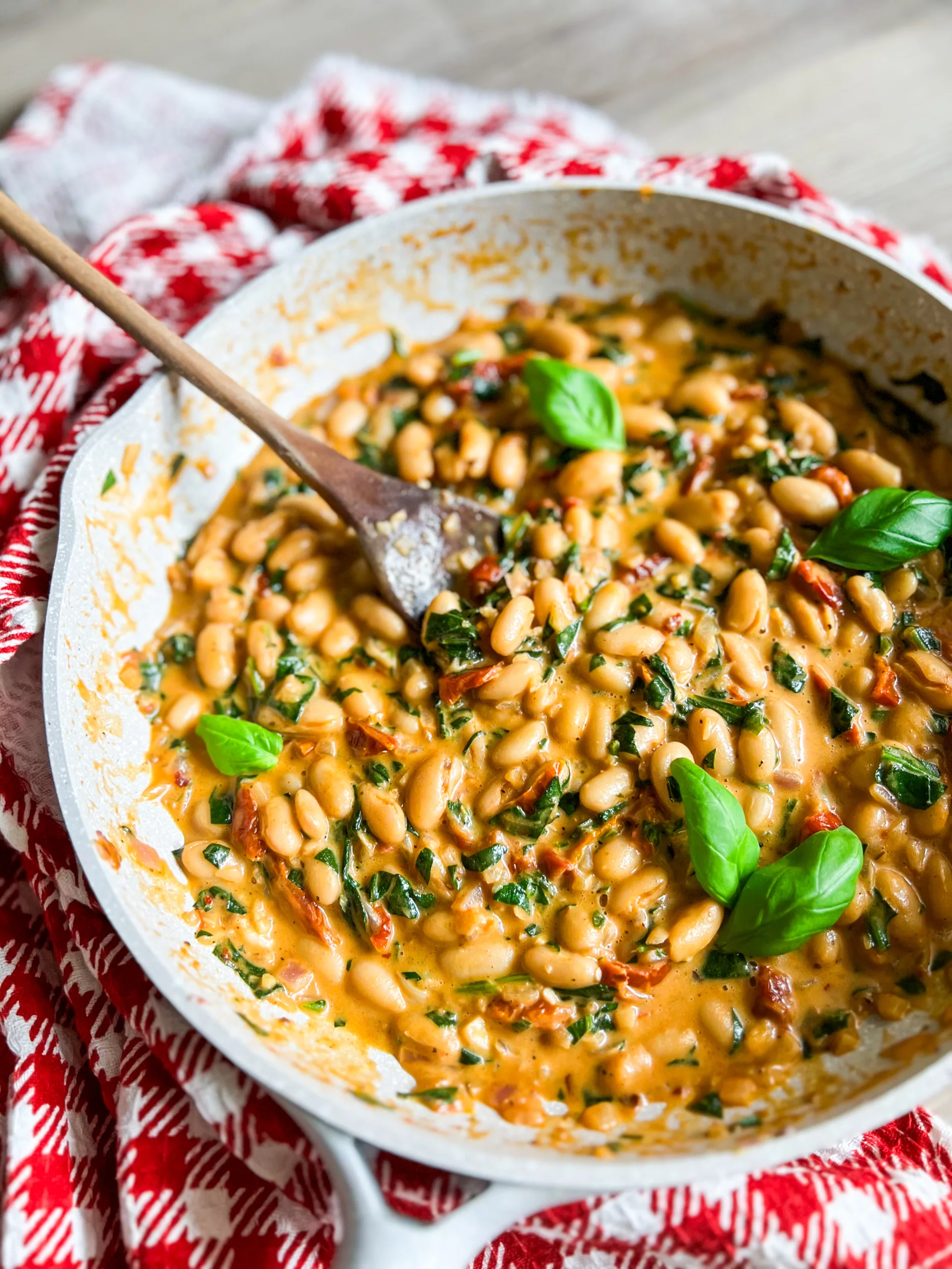 Creamy One Pot Italian White Bean Recipe | Essy Cooks