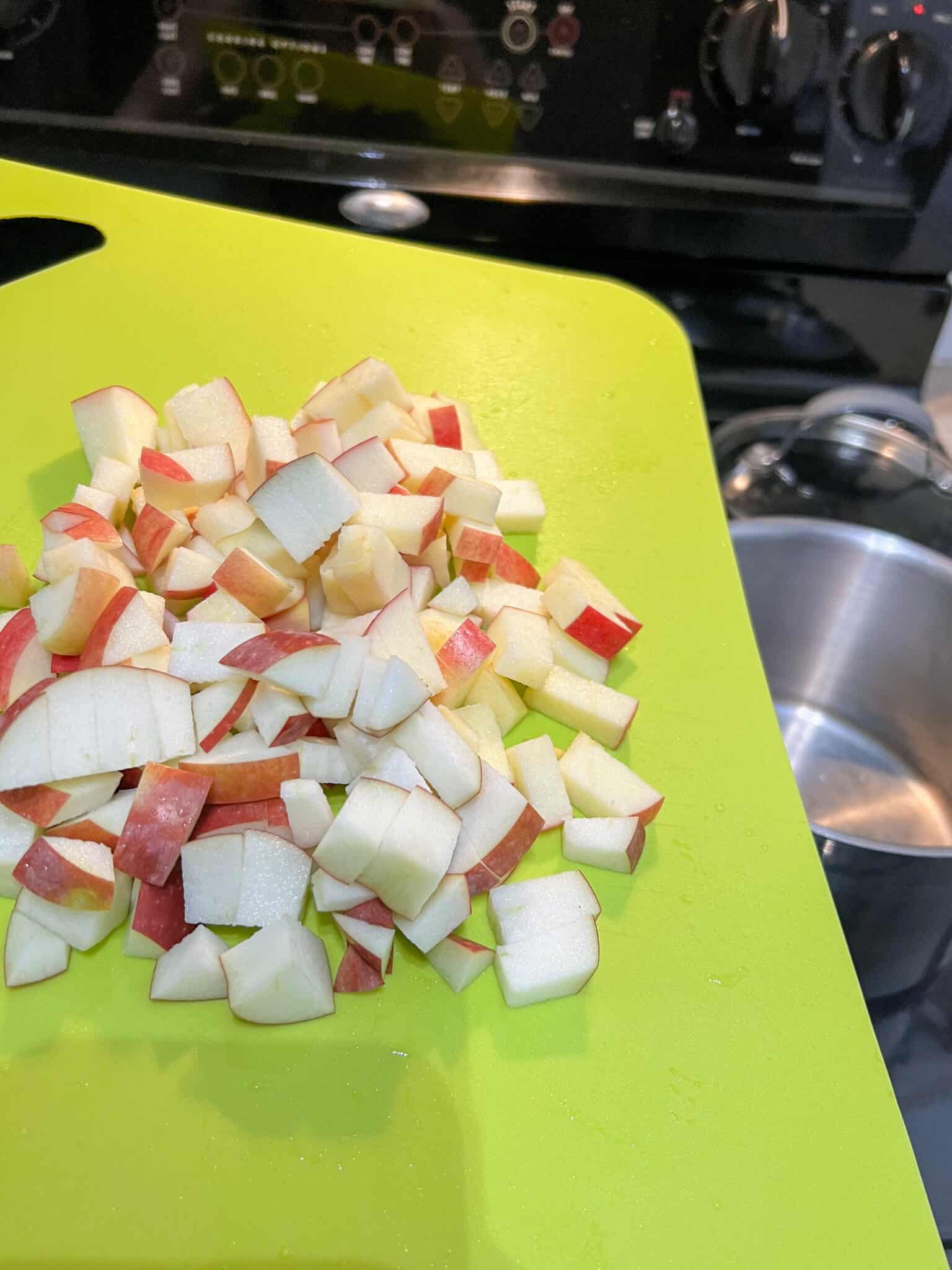 Easy Stewed Apples Recipe With Cinnamon | Essy Cooks