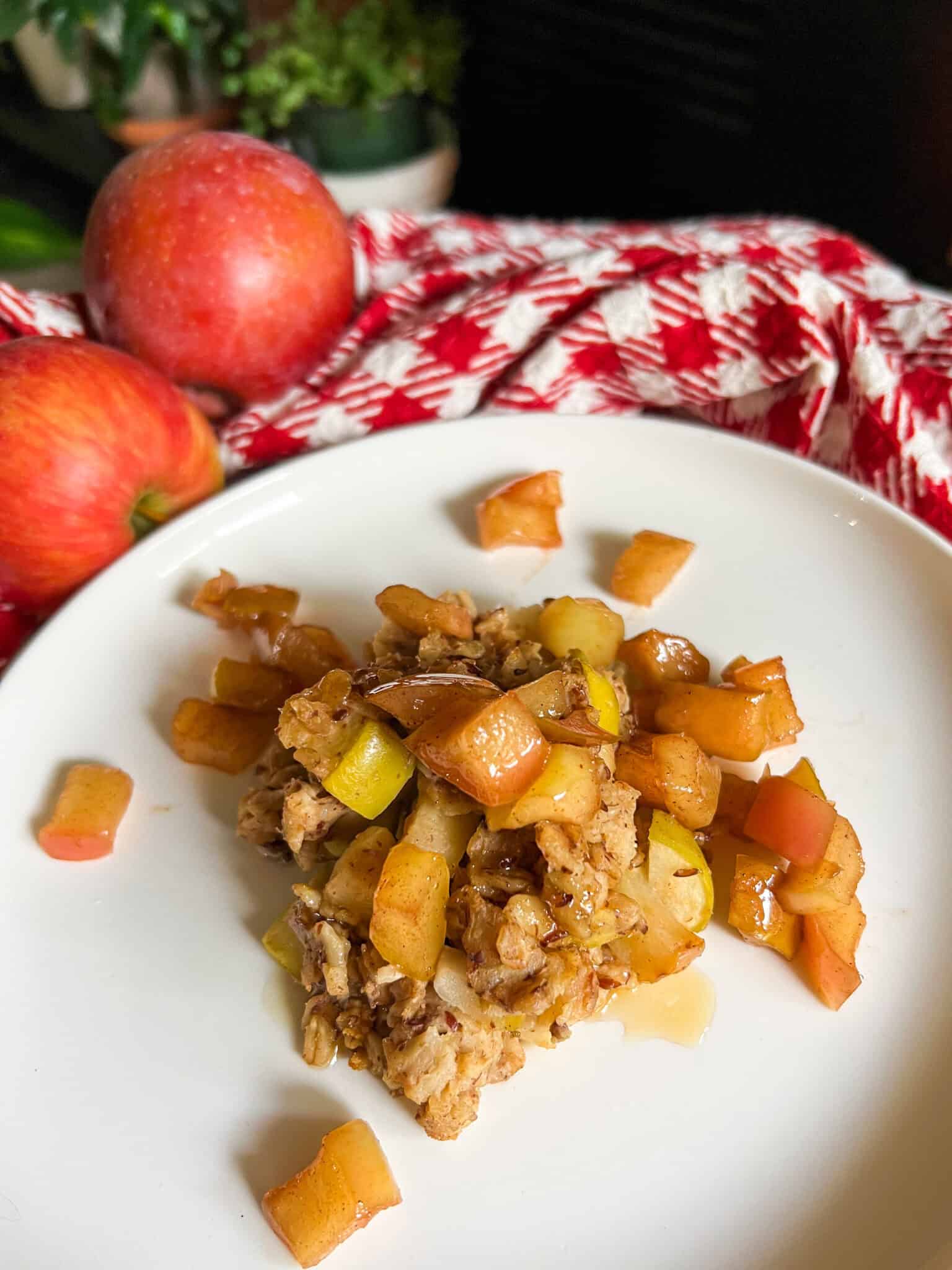 Easy Stewed Apples Recipe With Cinnamon | Essy Cooks