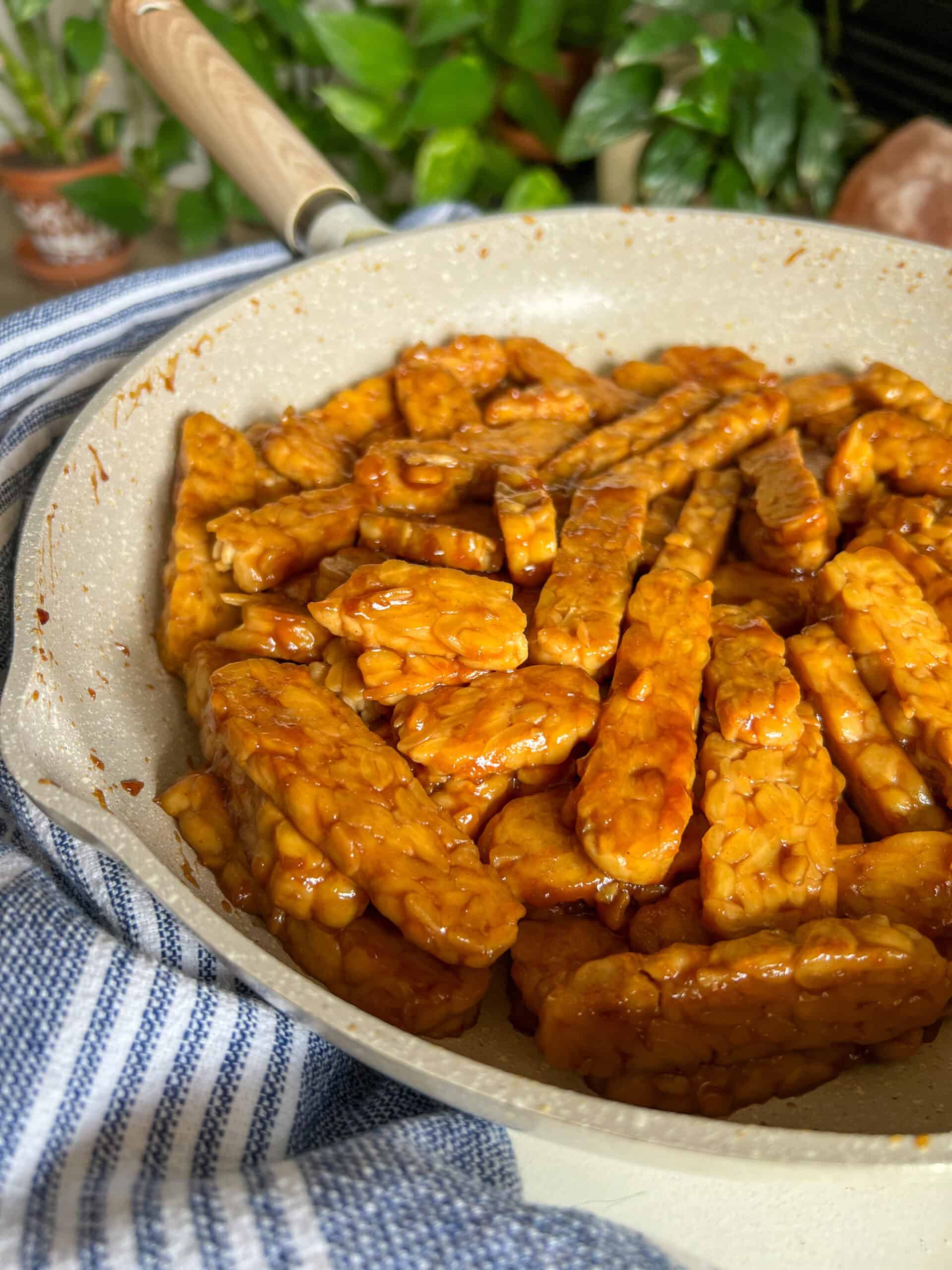 Sticky Maple Glaze Tempeh Strips Recipe | Essy Cooks